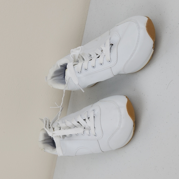 Bobbie Brooks | Shoes | Bobbie Brooks Ladies Sneakers | Poshmark
